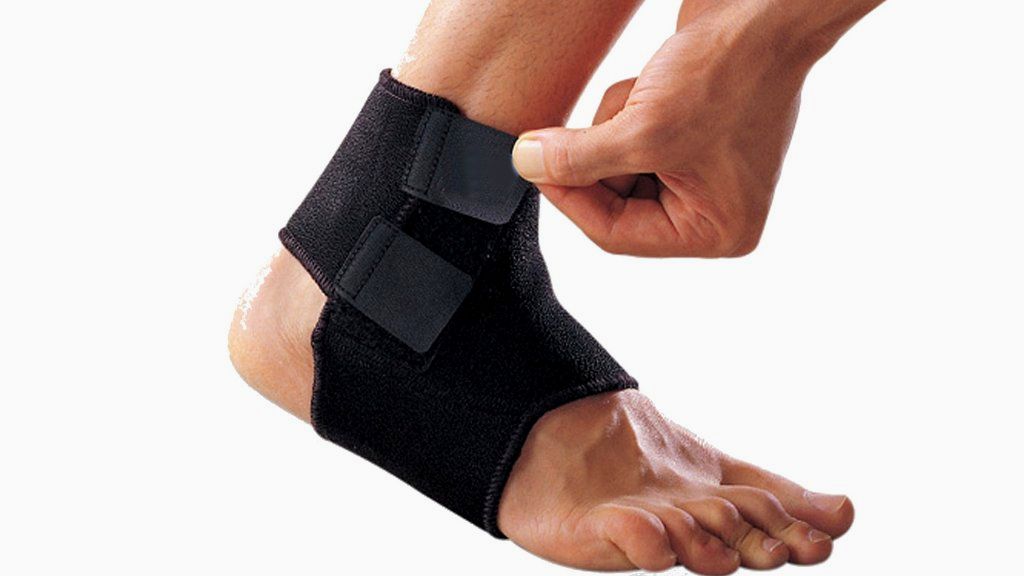 Attelle de cheville soutenue par la malléole